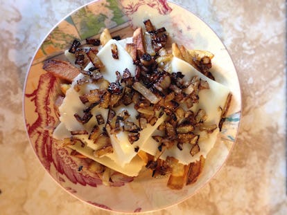 An Animal-Style Fries Recipe So You Can Have In-N-Out Burger Without ...