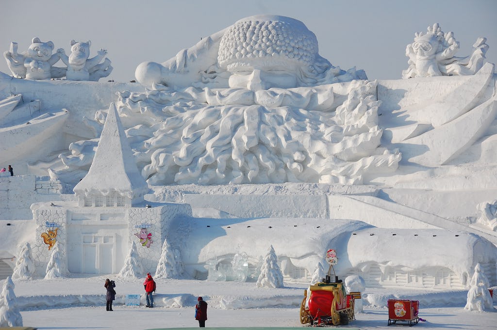 12 Wildly Impressive Snow Sculptures, Because All That Messy, Gray ...