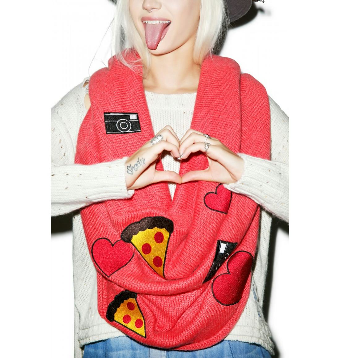 19 Fun Scarves That Will Spice Up Your Wardrobe During The Chillier ...