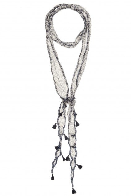 19 Fun Scarves That Will Spice Up Your Wardrobe During The Chillier ...