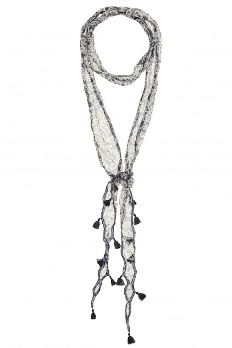 19 Fun Scarves That Will Spice Up Your Wardrobe During The Chillier ...
