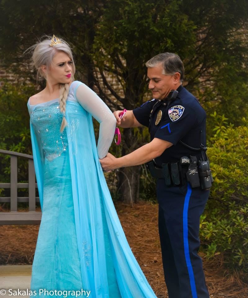Queen Elsa Has Been "Arrested" in South Carolina And We've Got The Pics ...