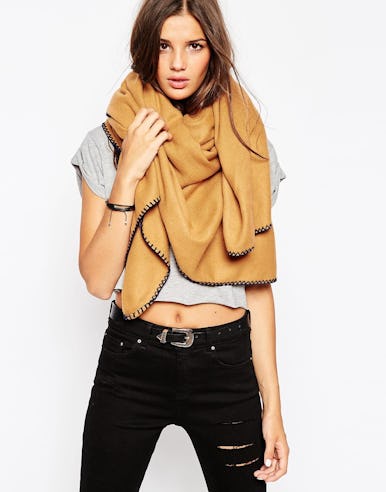 19 Fun Scarves That Will Spice Up Your Wardrobe During The Chillier ...
