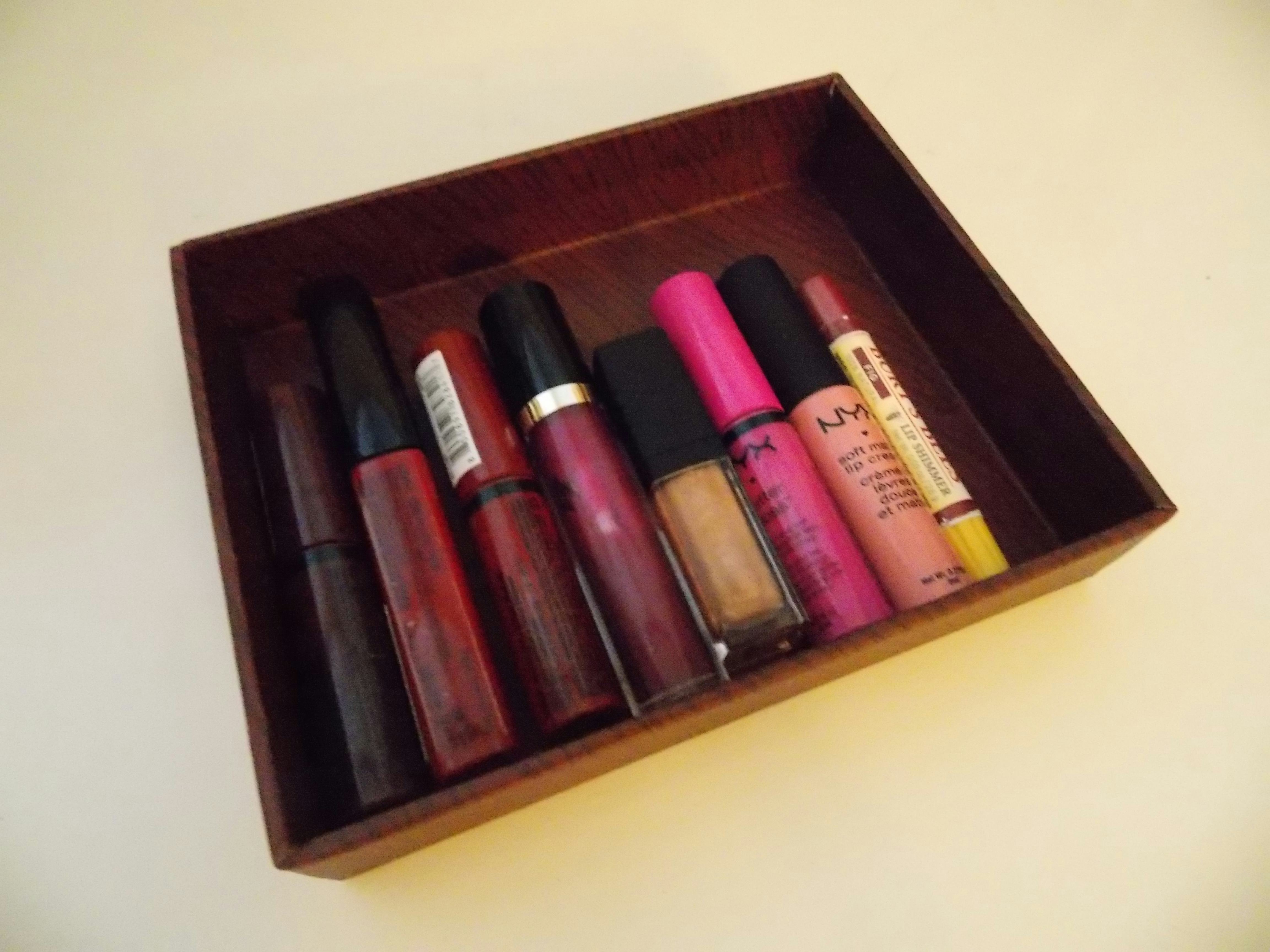 7 Tips For Organizing Your Vanity — Because In The Morning, The ...