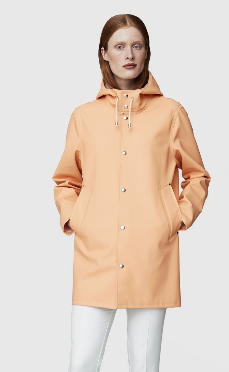 16 Summer Raincoats For Those Random & Unpleasant Downpours — PHOTOS