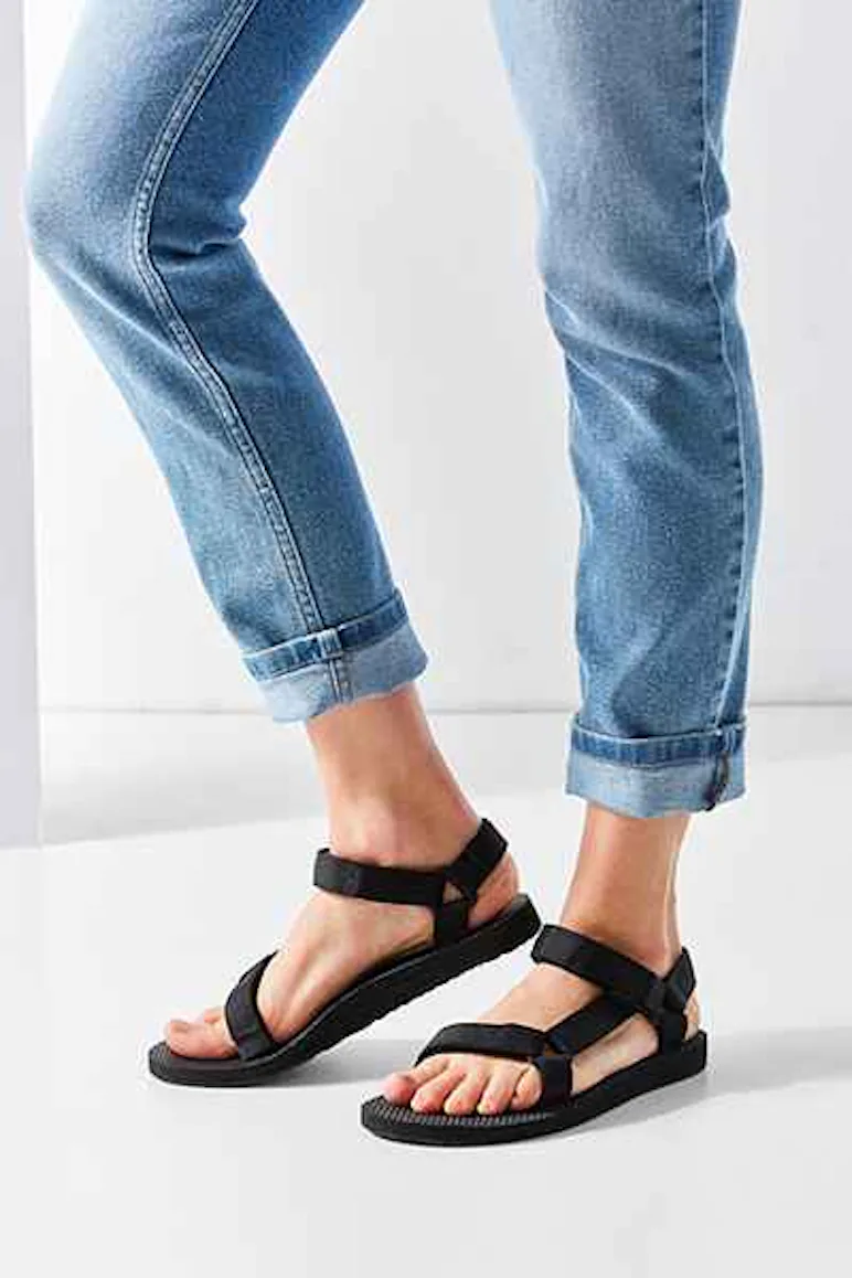 13 Sandals We Wore In The '90s For Ultimate Summer Nostalgia — PHOTOS