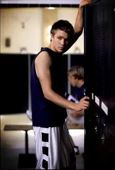 10 Things Your High School Crush Definitely Wore In The Early 2000s ...