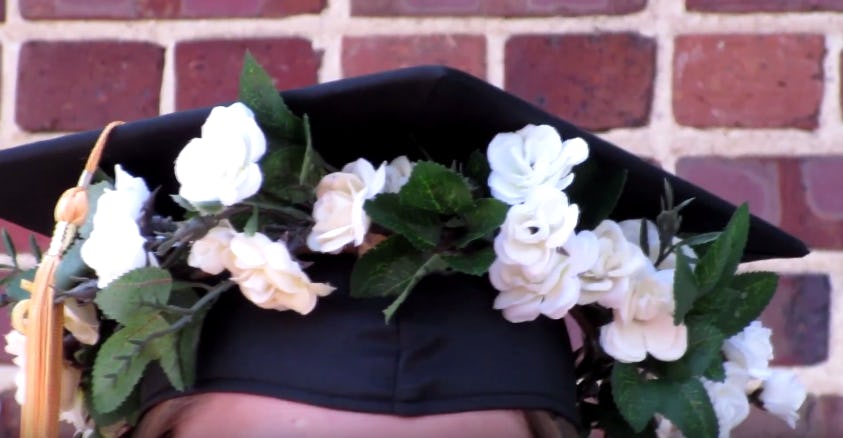 11 Flower Graduation Caps You'll Want To Recreate — PHOTOS