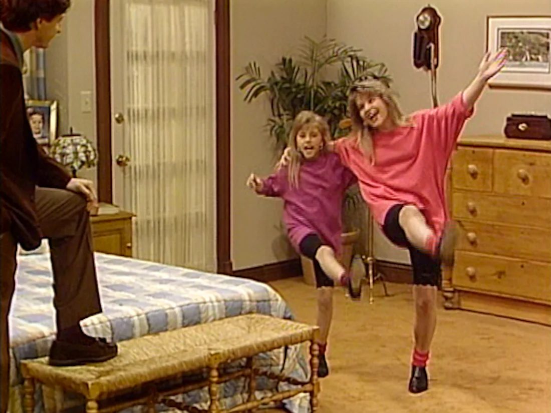 9 Super '90s D.J. Tanner Outfits From 'Full House' That Were Fashion ...