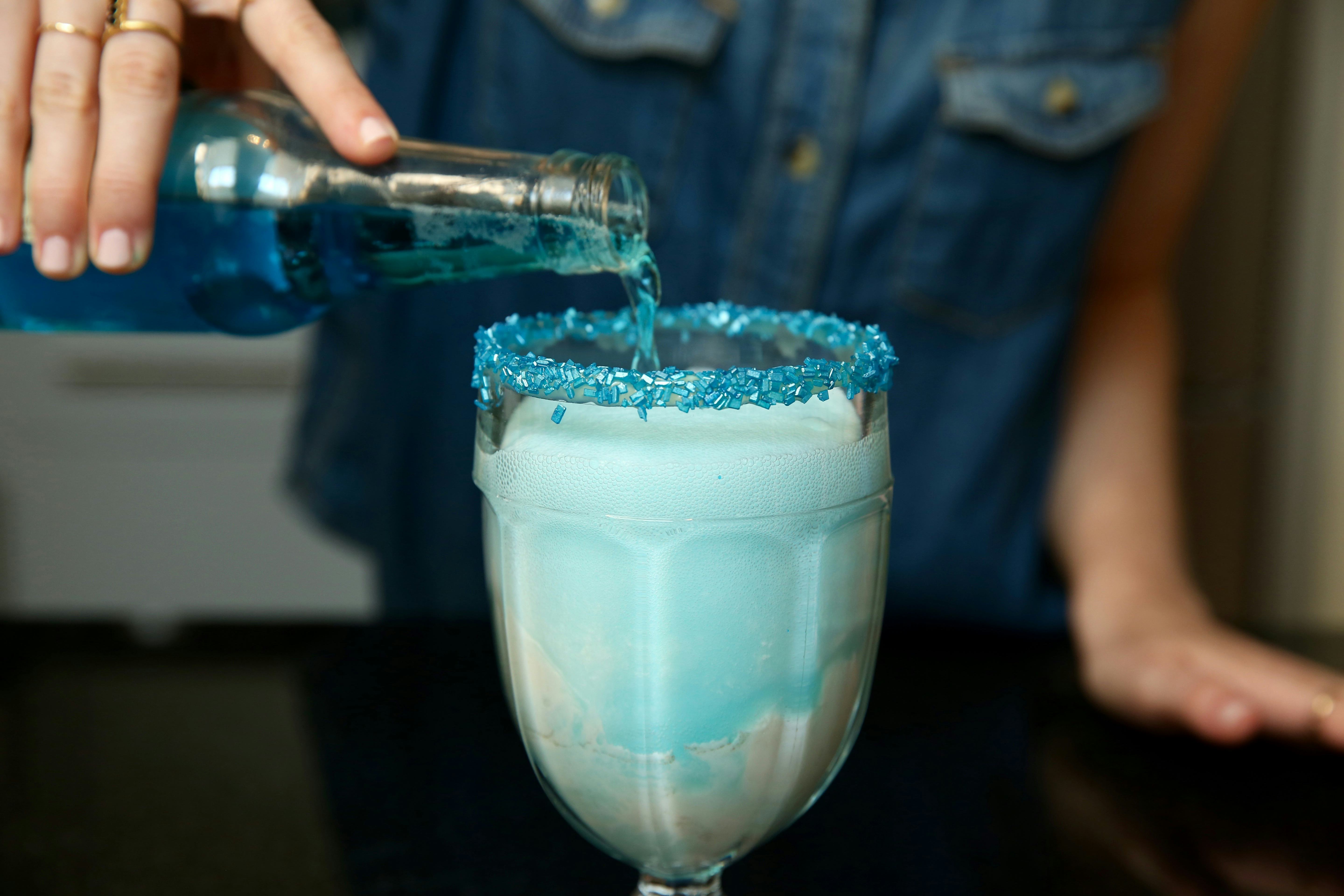 Red, White, And Blue Pop Rock Soda Floats Will Make You The Queen Of ...