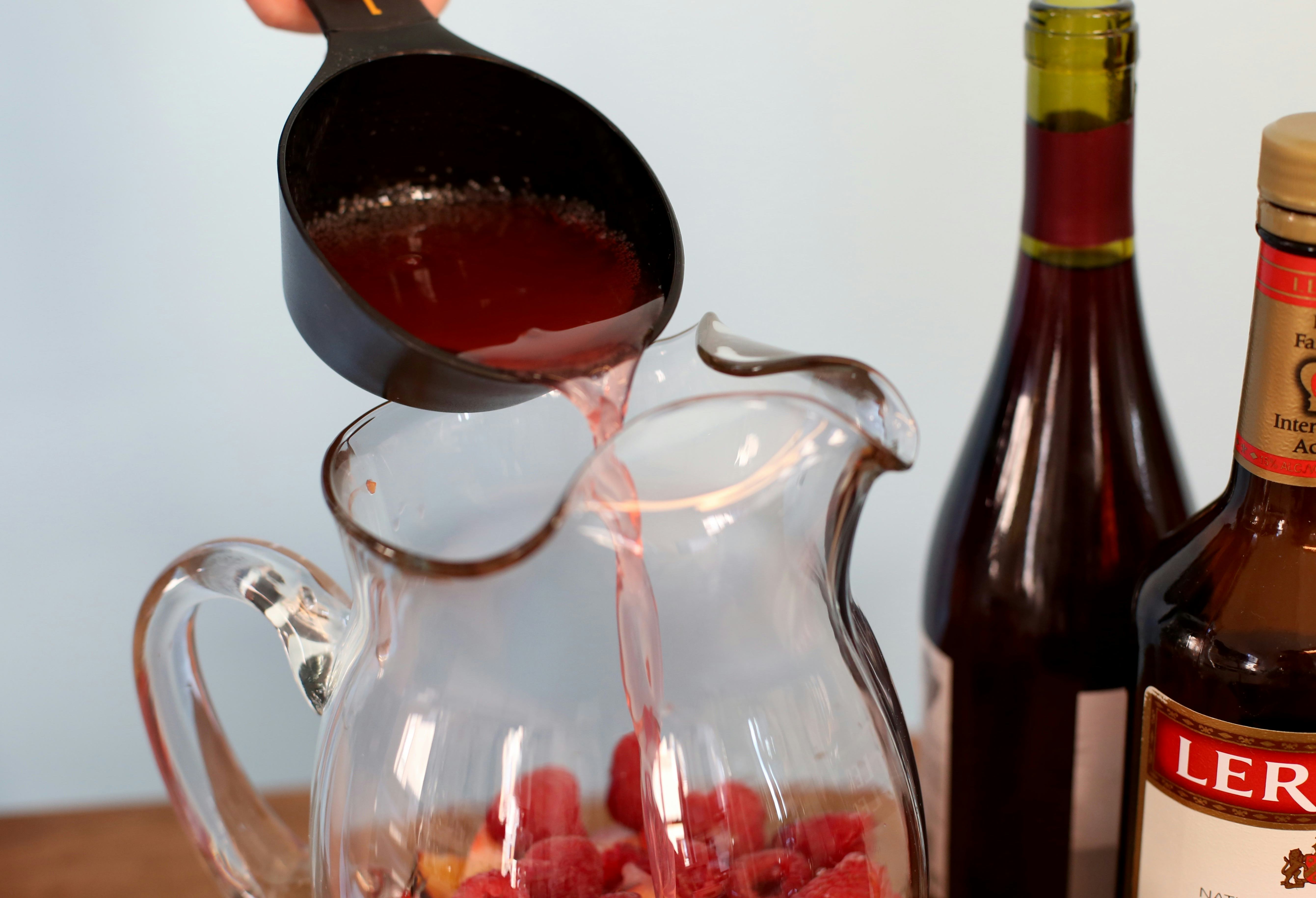 MTV's 'Scream' The Series Premieres Tonight, So Here's A Ghostface ...