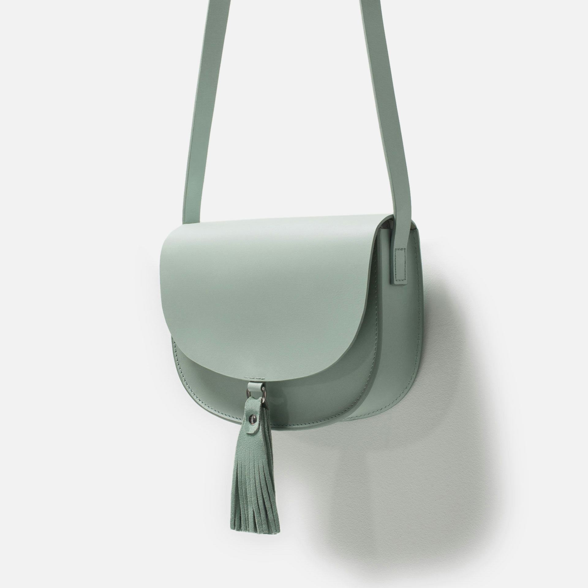 21 Tassel Accessories That You Can Wear Without Looking Like Your ...