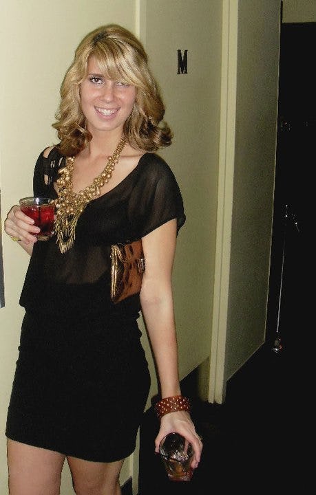 11 Ways To Tell If You're Still Dressing For Your Mom