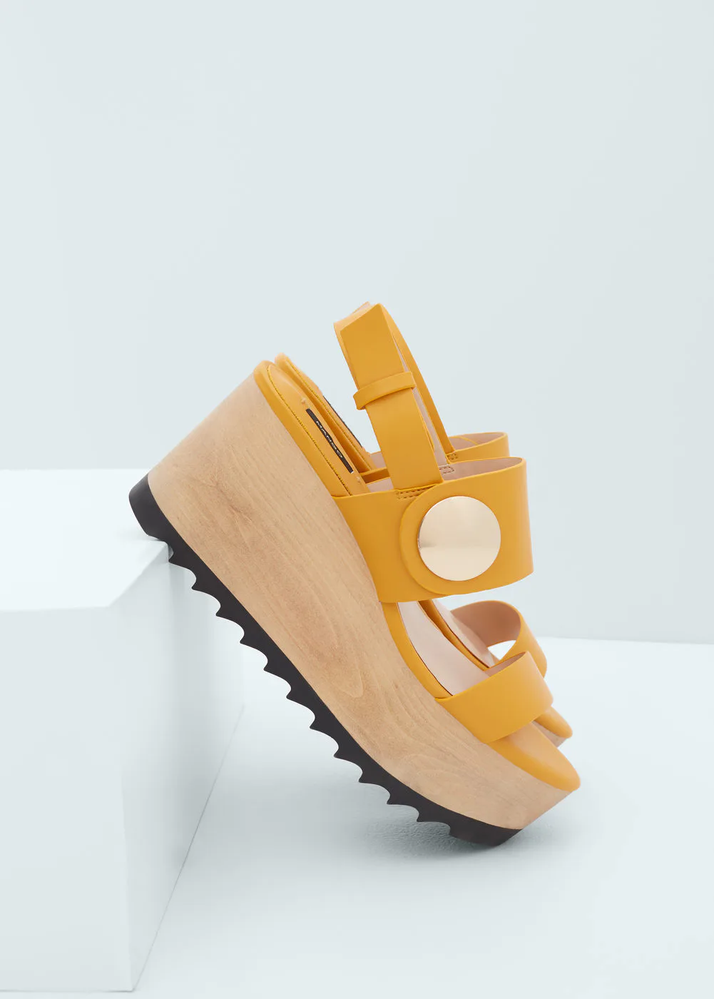 11 Platform Shoes You Would Have Died For In The '90s — PHOTOS