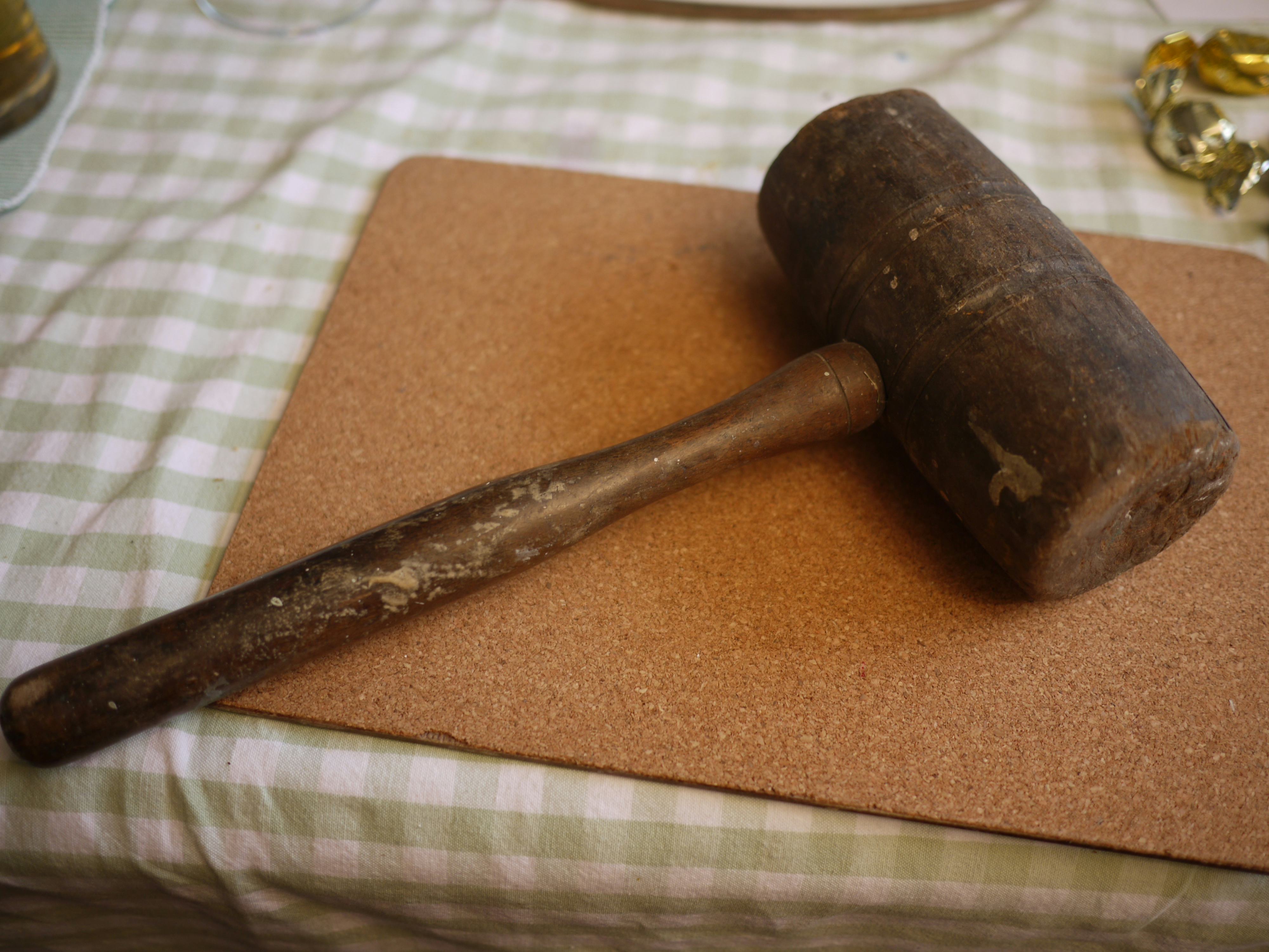 8 Brutal Ways People Were Put To Death Throughout History That Will ...