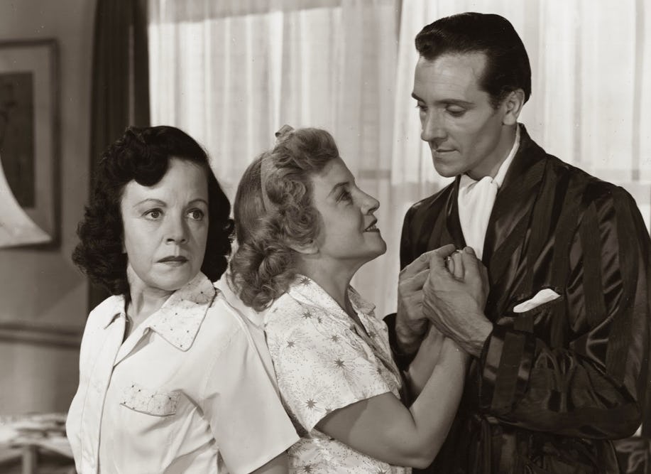 Sarah Paulson's Two-Headed Character In 'American Horror Story: Freak ...