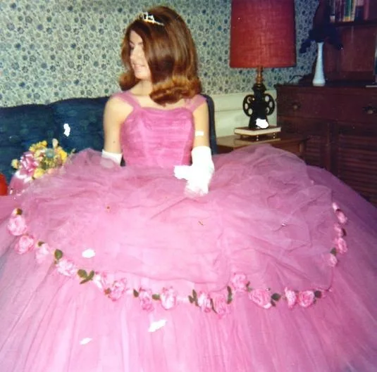 7 Awesome Vintage Prom Dresses That'll Set Your Retro-Loving Heart All ...