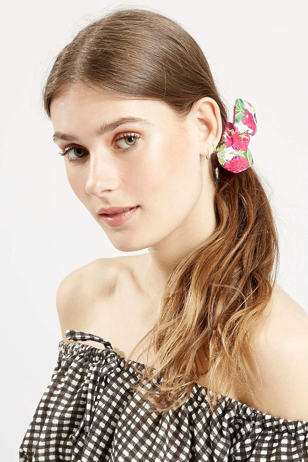 A History Of The Scrunchie, The Hair Accessory That Just Won't Quit