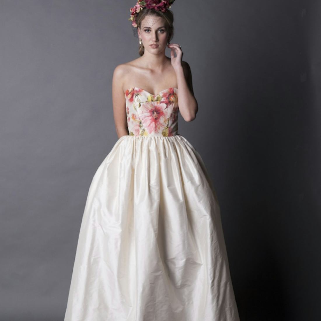 15 Colorful Wedding Dresses For Fall That'll Make You Stand Out From ...