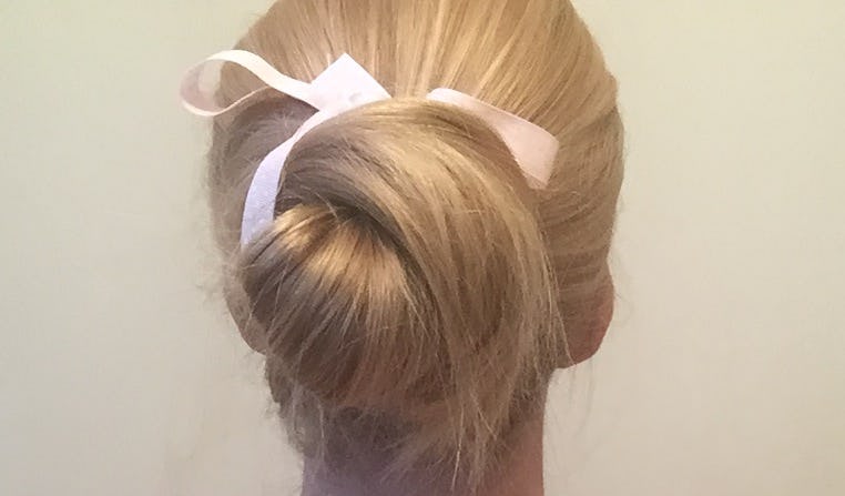 How To Wear A Ribbon In Your Hair A La Spring/Summer 2016 Fashion Shows ...
