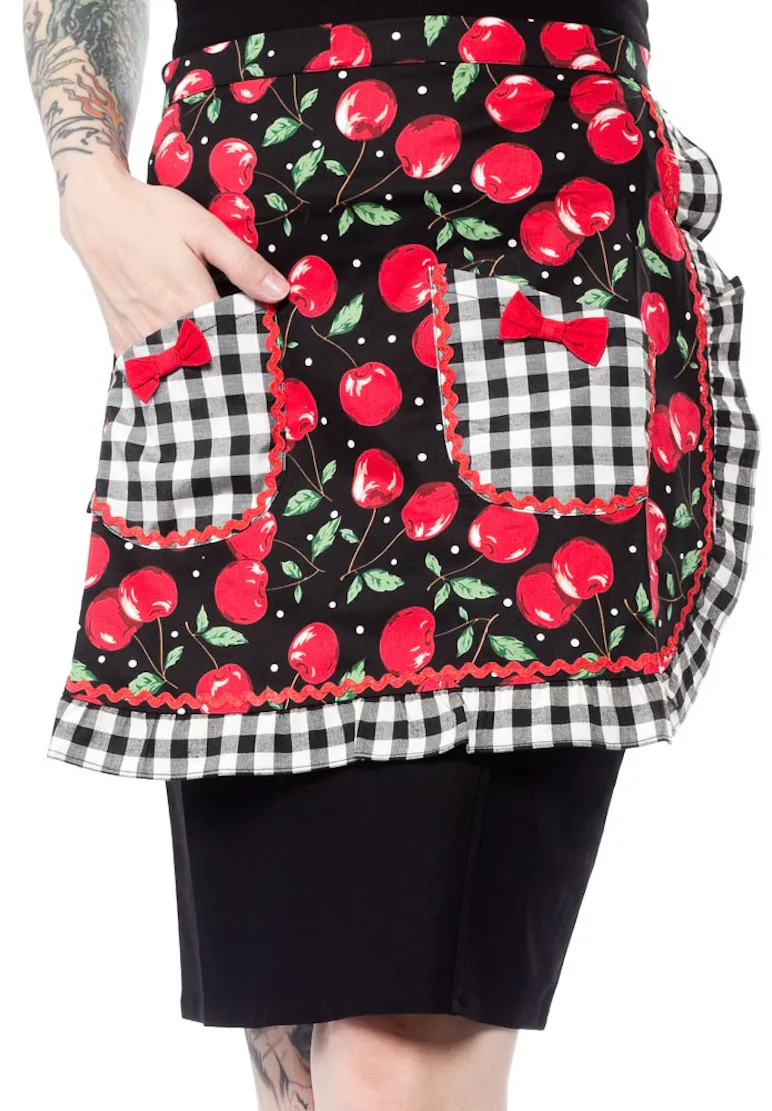 How To Dress Like A Stepford Wife Because Those Robot Babes Had Style