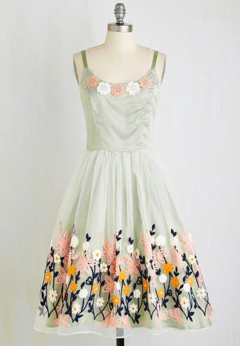 How To Dress Like A Stepford Wife Because Those Robot Babes Had Style