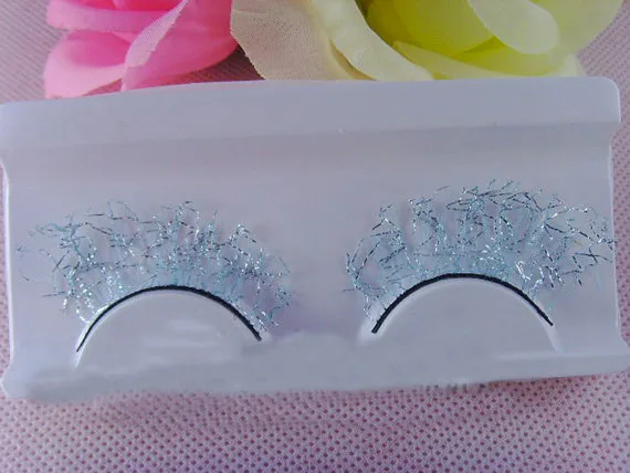 11 False Eyelashes So Festive They'll Bring Holiday Cheer To Your ...