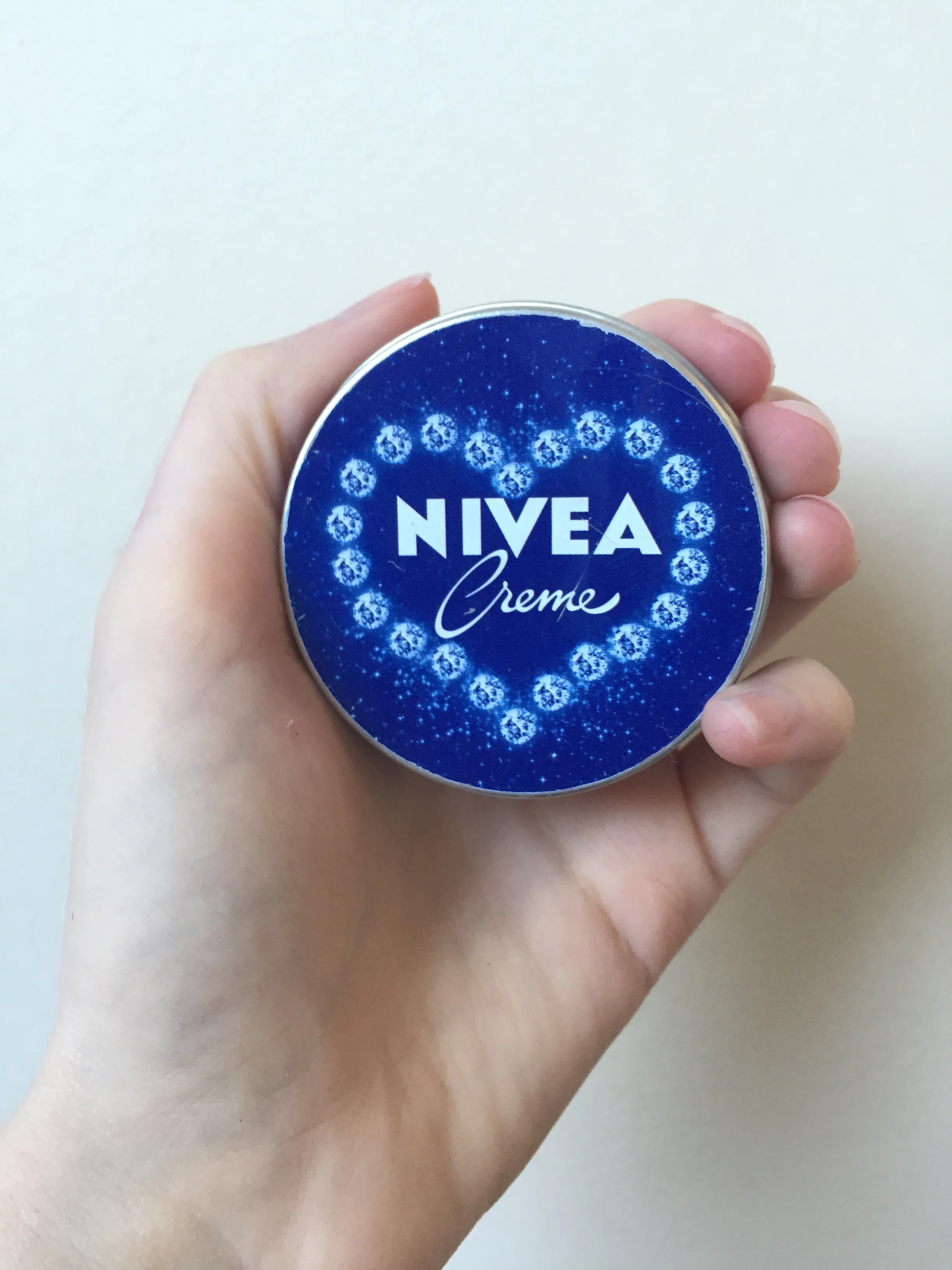 How To Get 1950s Hollywood Makeup In 10 Easy Steps So You Can Be A ...