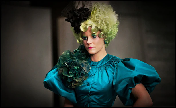 3 Easy Effie Trinket Makeup Looks To Try At Home If You Want To Exude ...