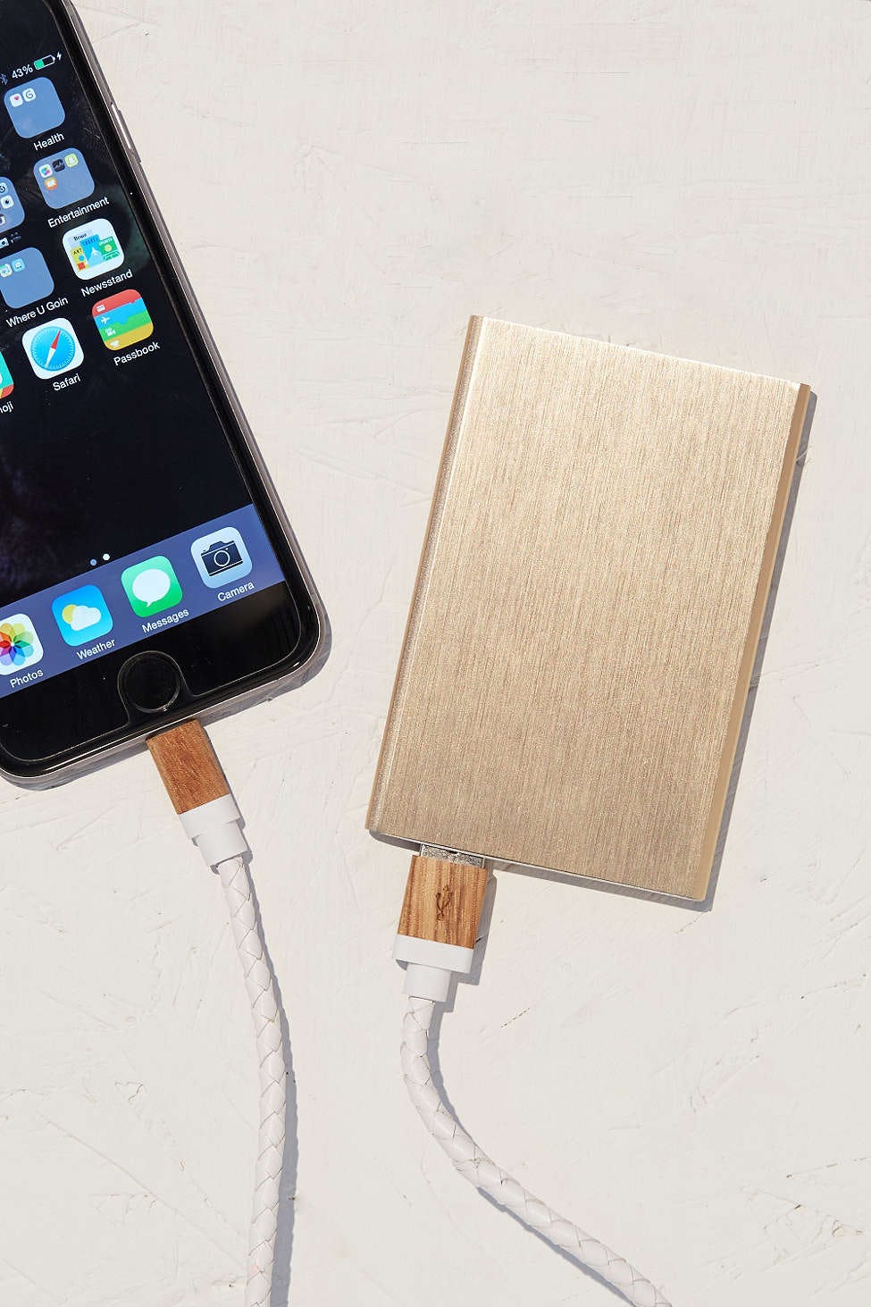 11 Gorgeous Portable Power Chargers For Working Girls On The Move