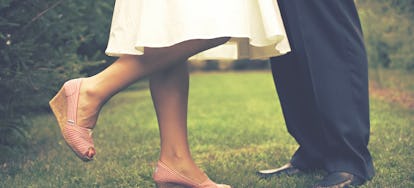 7 Simple Body Language Hints To Tell If Someone Is Into You