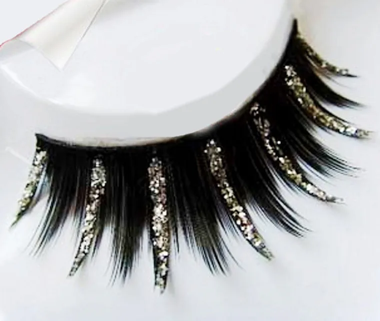 11 False Eyelashes So Festive They'll Bring Holiday Cheer To Your ...