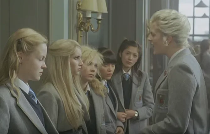 11 Struggles Of Wearing A School Uniform & Still Not Fitting In