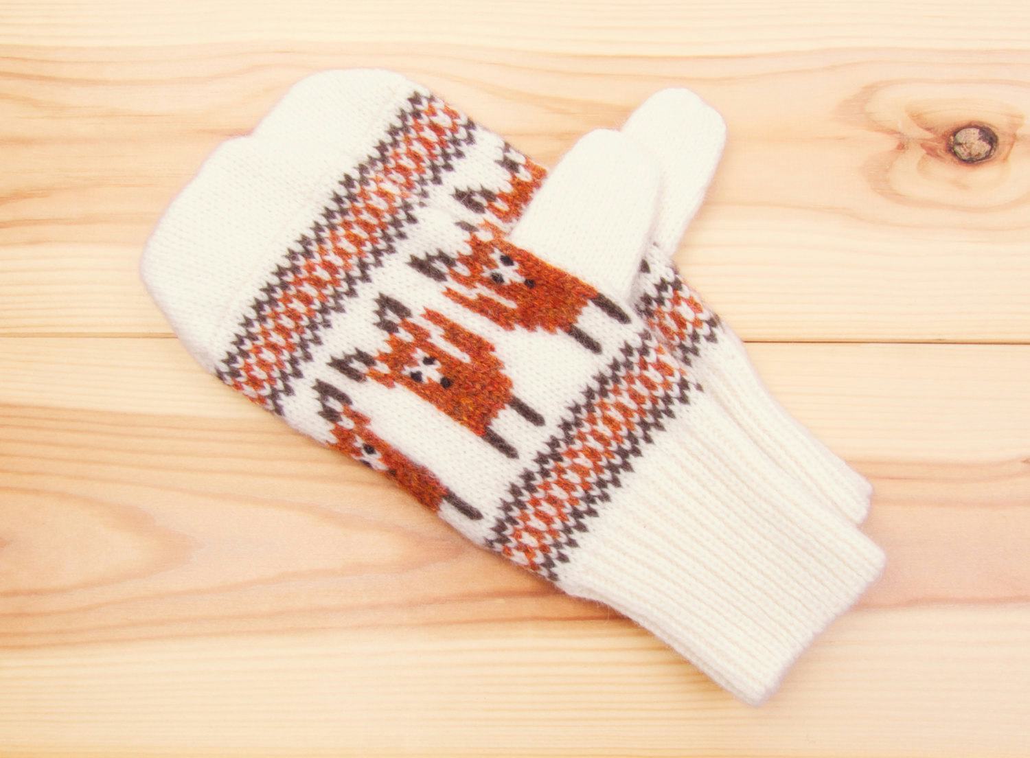 How To Wash Wool Gloves Correctly Because Your Mitts Need Love Too — PHOTOS