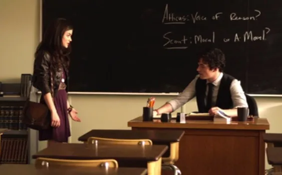 12 'Pretty Little Liars' Pilot Clues That Prove Aria Montgomery Is On ...