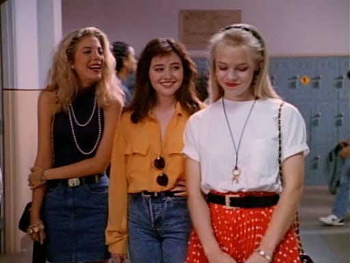 21 Style Lessons From 'Beverly Hills 90210' That Still Influence ...