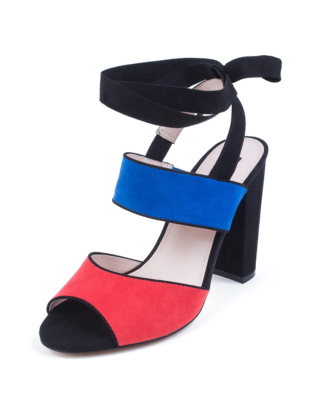 15 Wide Width Sandals To Keep Your Glorious Feet Equal Parts Comfy ...