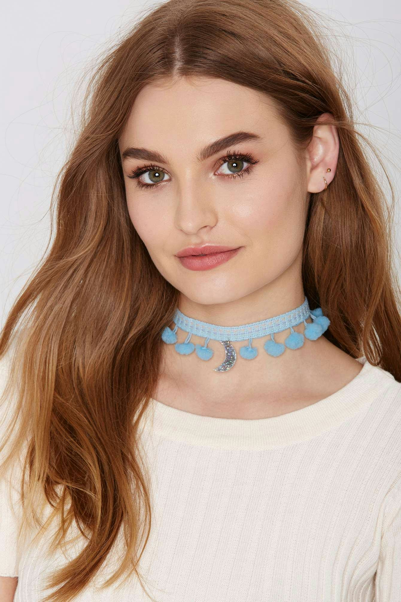 9 Unconventional Choker Necklaces You Need In Your Life — PHOTOS`