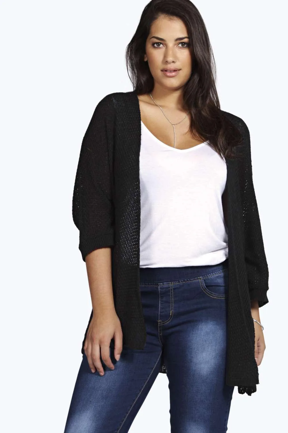 Plus Size Blogger Callie Thorpe Wore Batwing Sleeves & Solidified The ...