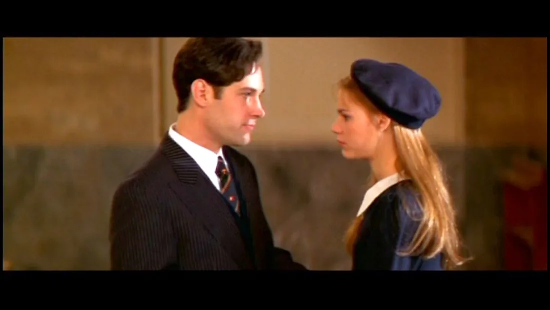 How To Dress Like Juliet Capulet From Baz Luhrmann's 1996 Film And Get ...