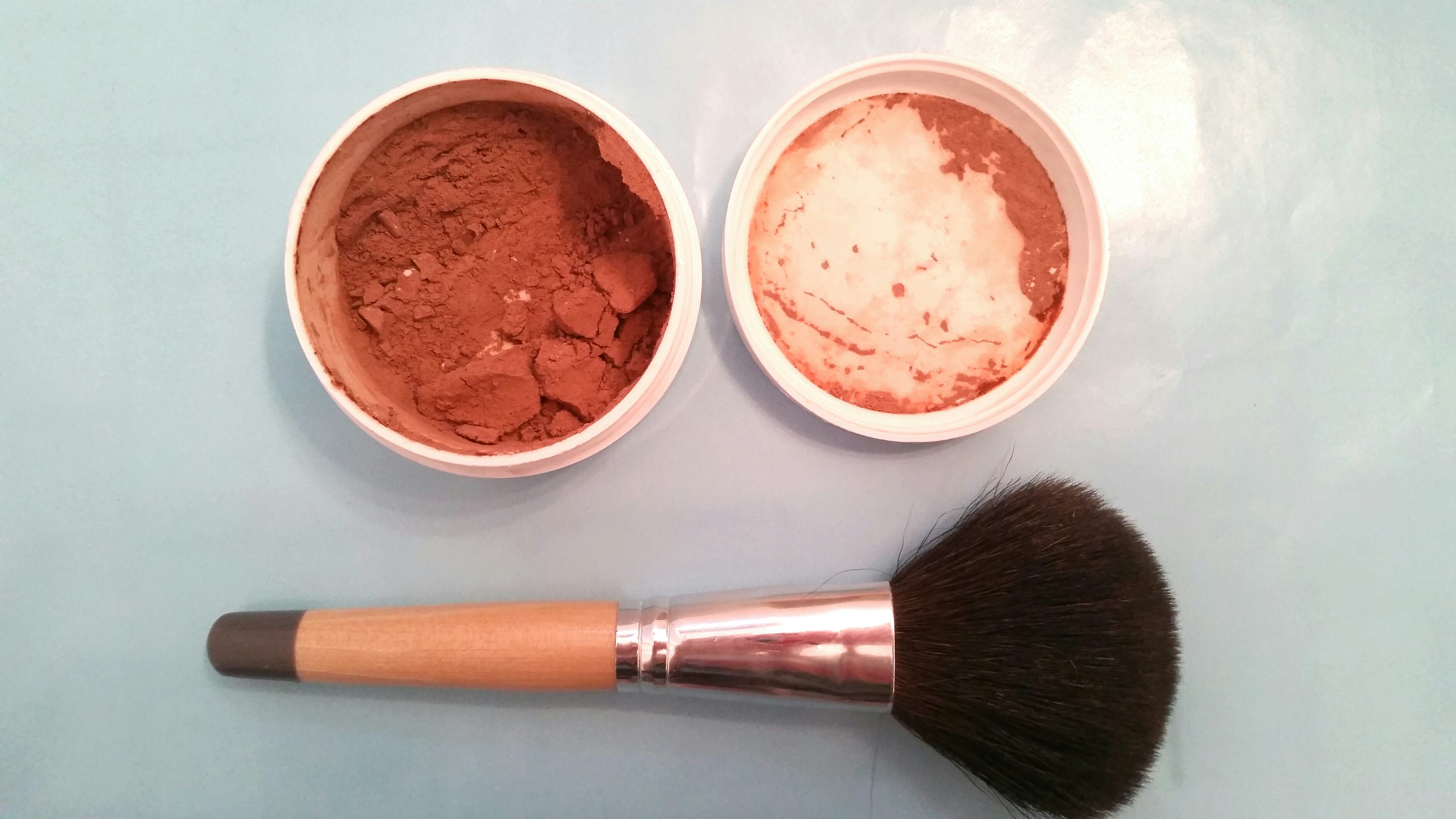 A DIY Bronzer Recipe Made From Cinnamon, Cocoa, And Other Ingredients ...