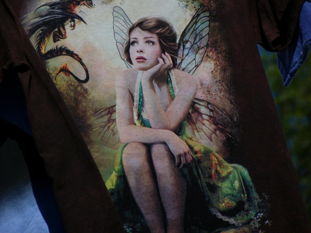 13 Things Every Hot Topic Kid Had In Their Middle School Wardrobe