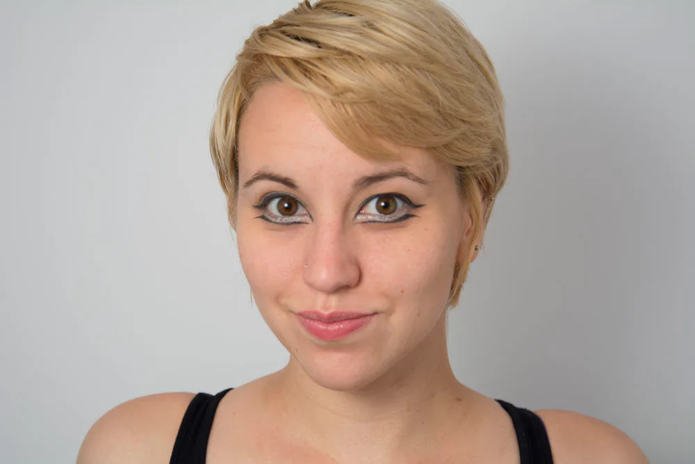 7 Graphic Eyeliner Looks To Try This Fall For The Total Beauty Routine ...
