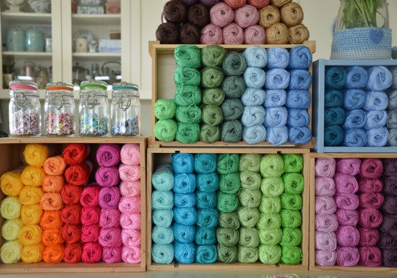 7 Reasons To Knit Your Accessories This Fall, Because Everyone Deserves ...