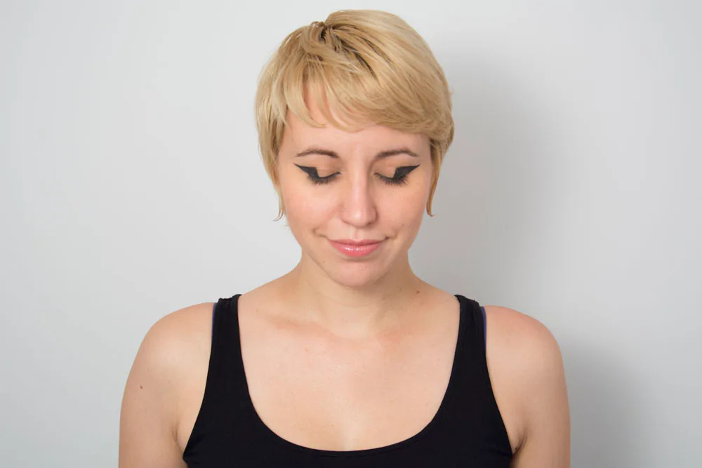 7 Graphic Eyeliner Looks To Try This Fall For The Total Beauty Routine ...