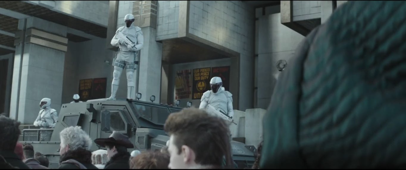 11 Scary Moments From The 'Mockingjay — Part 2' Trailer Prove That The ...