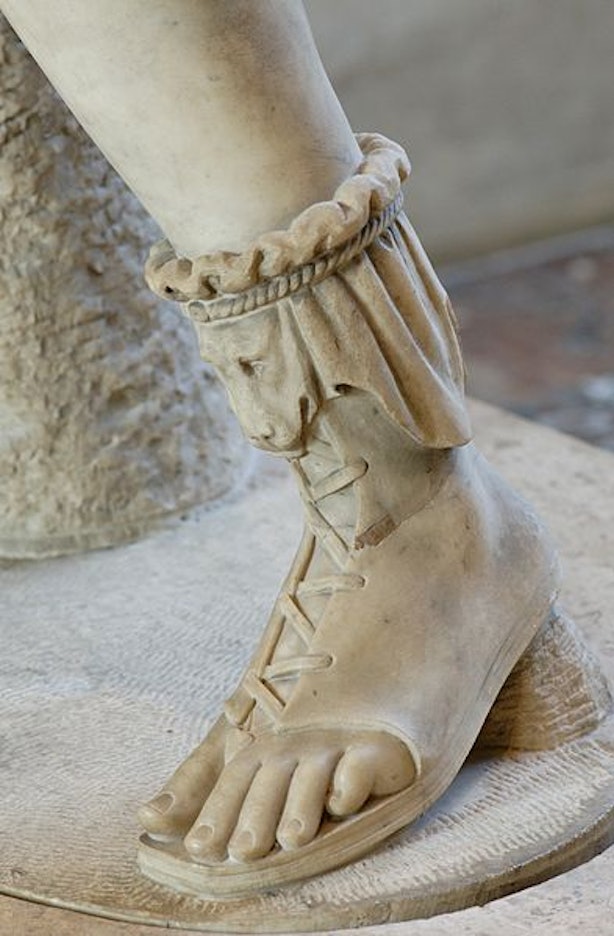 7 Ancient Sandal Styles That Put Your 2015 Gladiators To Shame