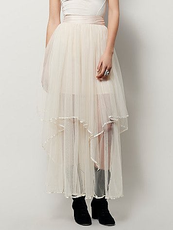 11 Bold Skirts Perfect For Making A Statement This Season — PHOTOS