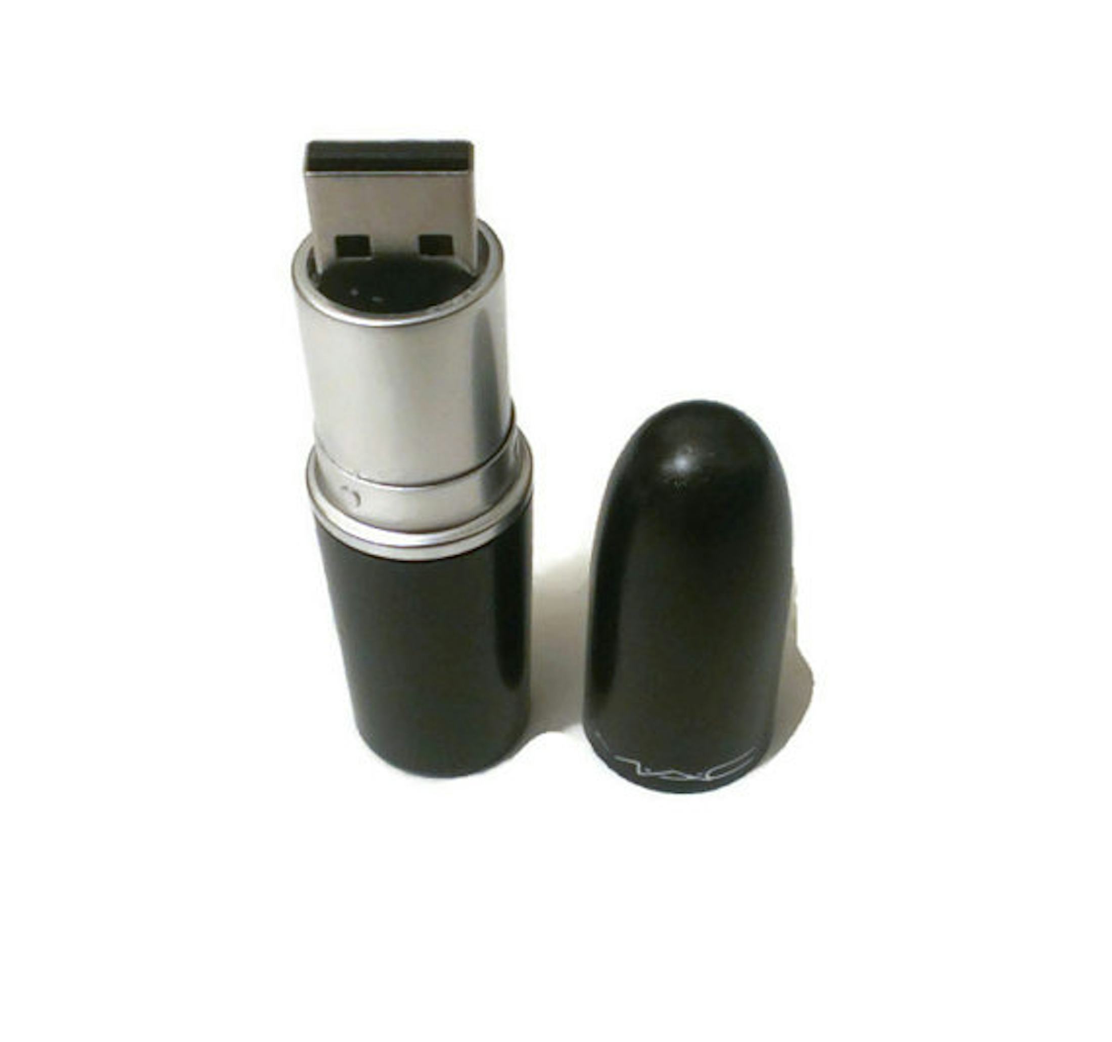 9 Adorable Accessories That All Lipstick Lovers Need In Their Arsenal