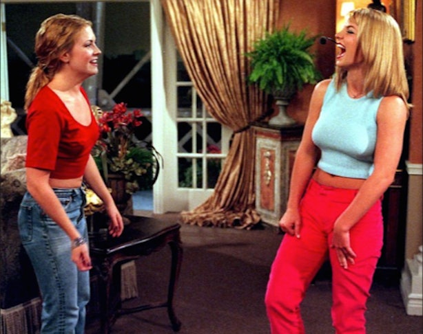 11 Ways 'Sabrina The Teenage Witch' Fashion Was So '90s — PHOTOS